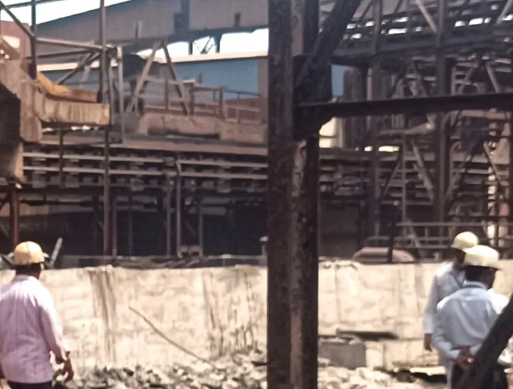 Bhilai Steel Plant की आग बुझी, लेकिन सवाल सुलग रहे…देखिए वीडियो ...